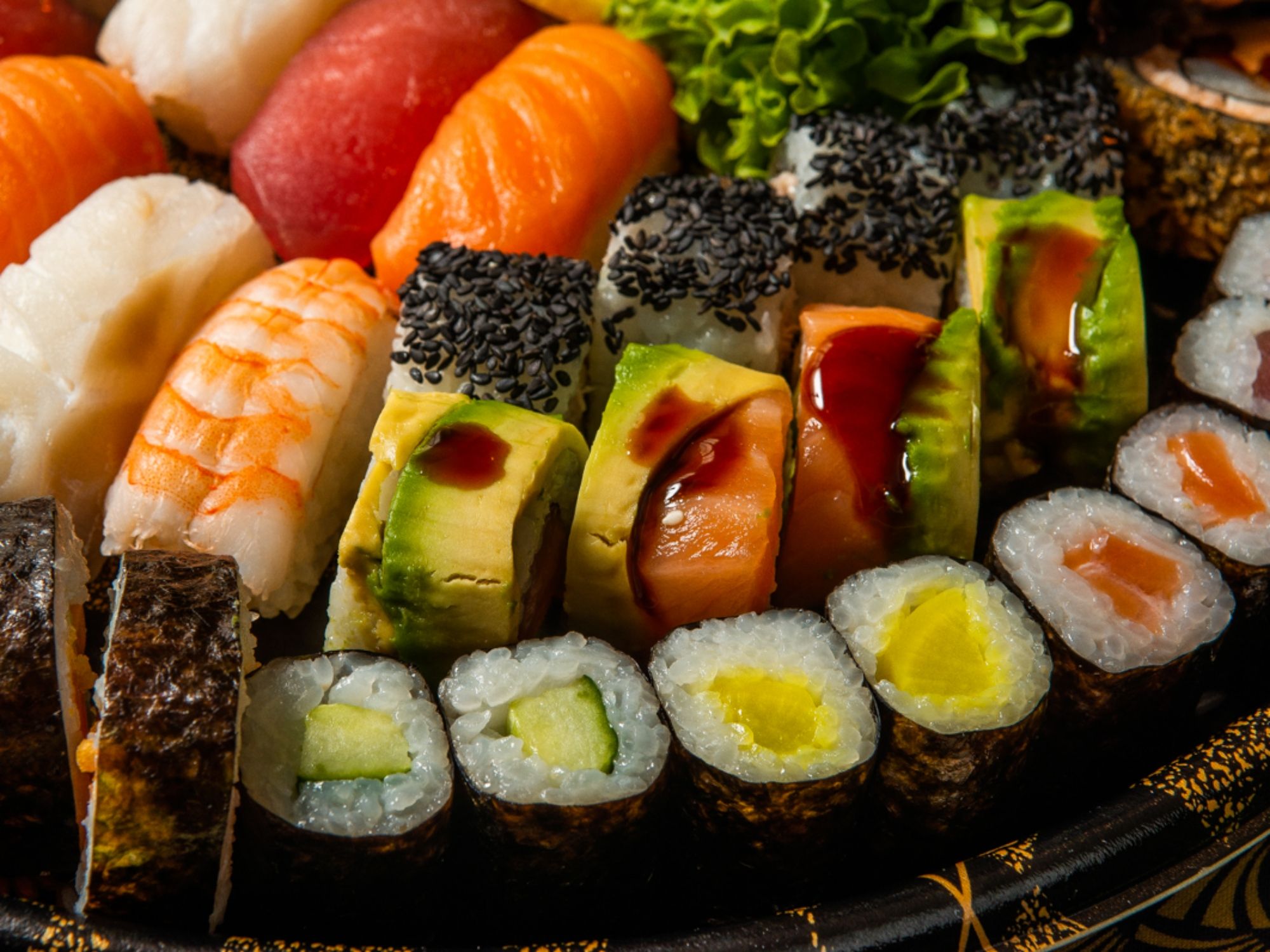 Sushi & Momo Bot di Tasik Zurich dari Rapperswil