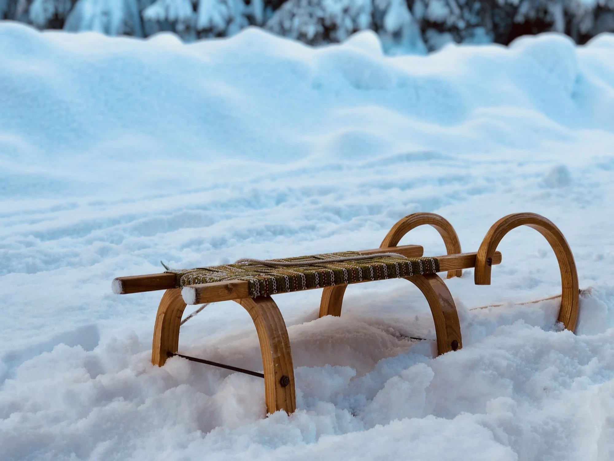 Rent a sled in Brigels