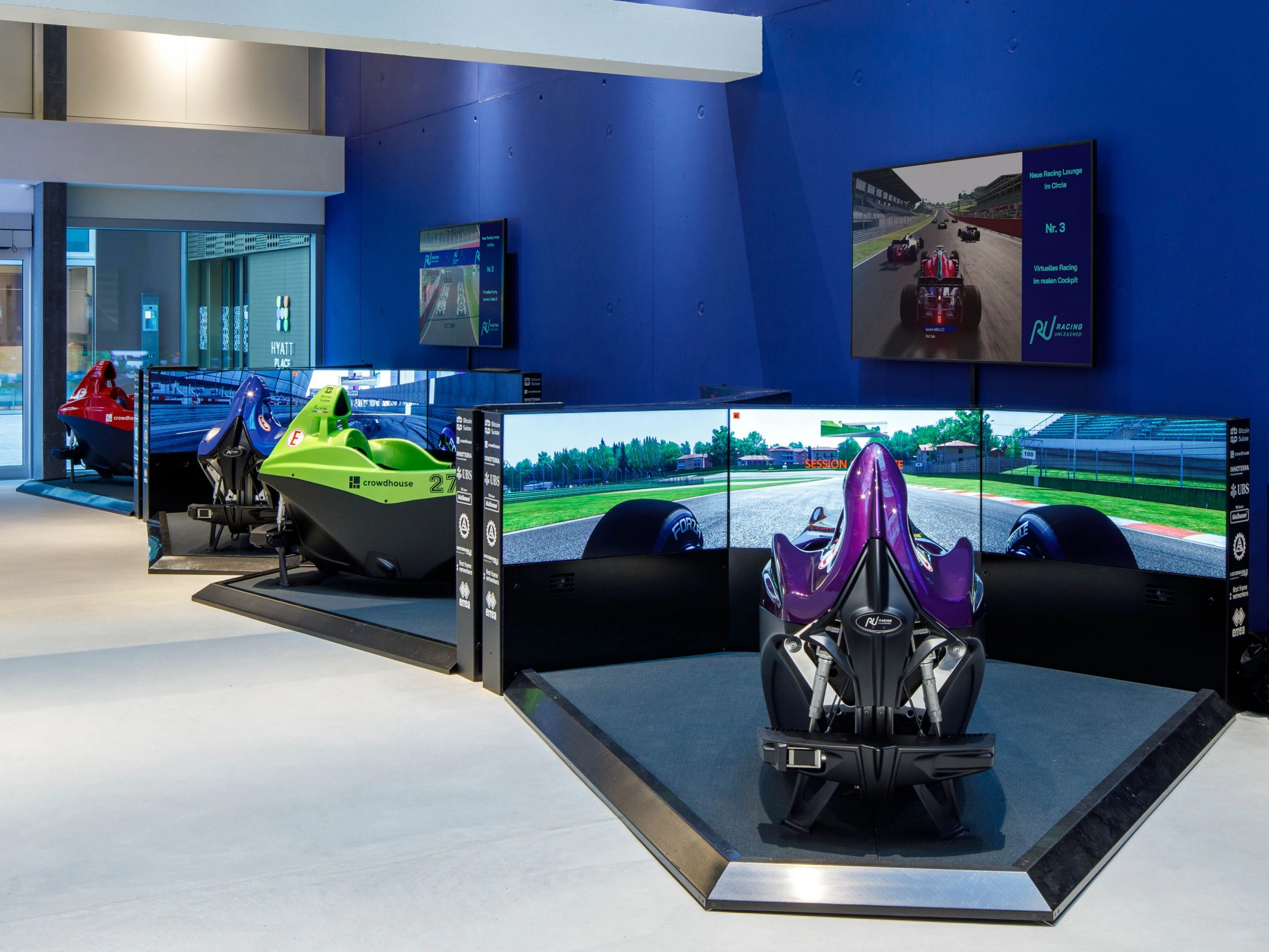 Racing Unleashed - Driving in the racing simulator at Zurich Airport