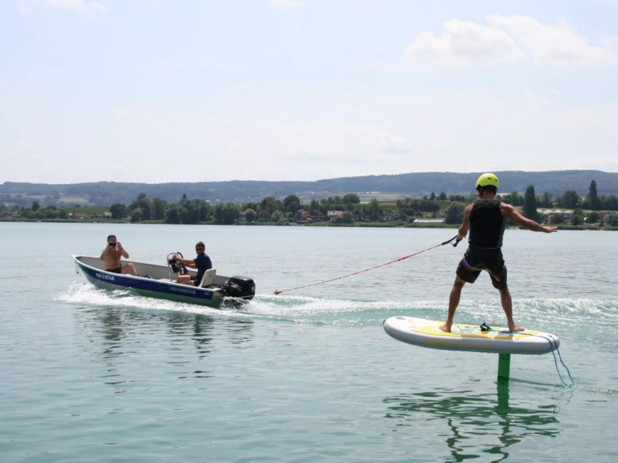 Foiling med motorbåt på Bodensjön