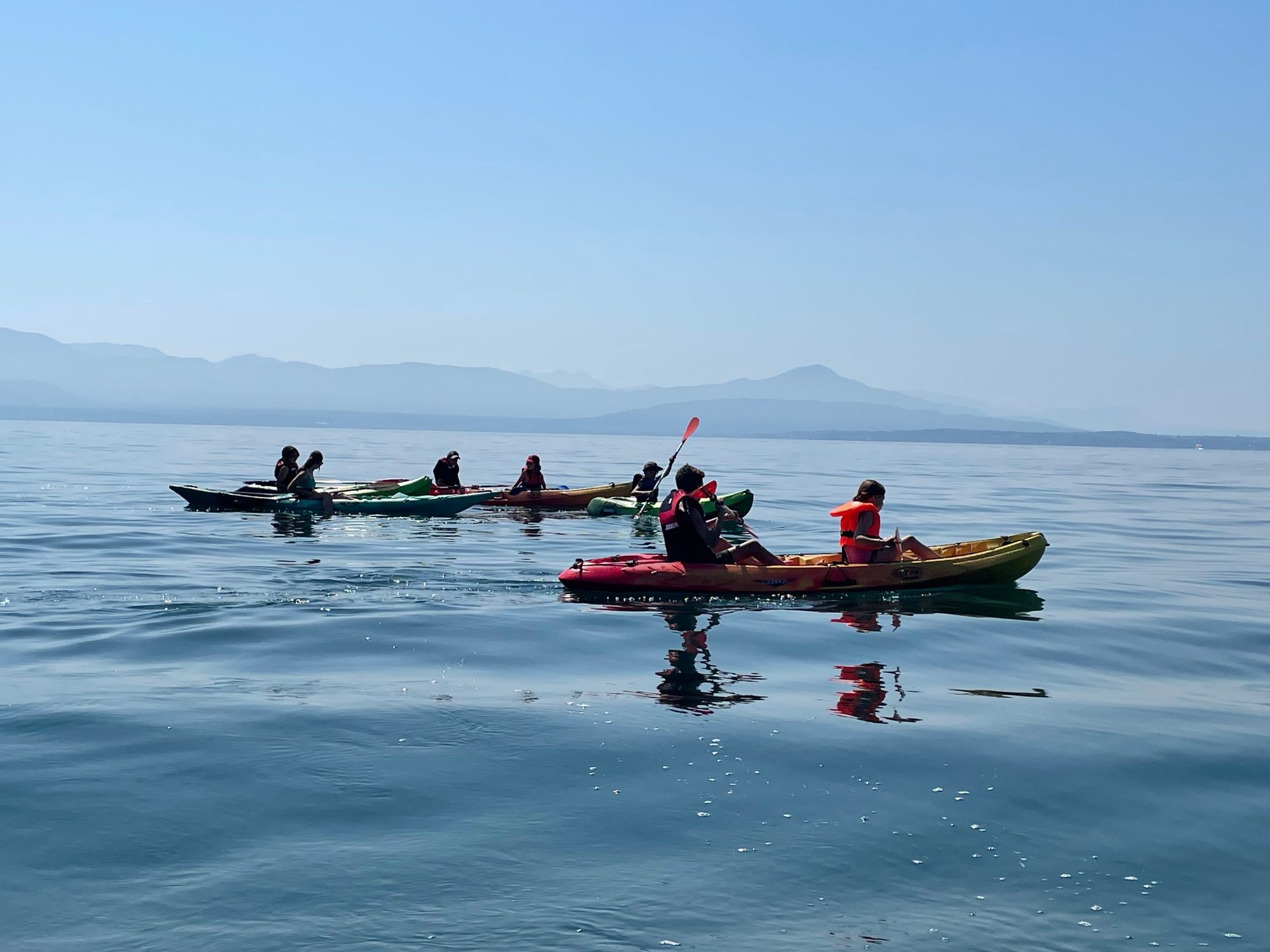 Passeio de caiaque no Lago de Genebra em Allaman, Morges, autoguiado
