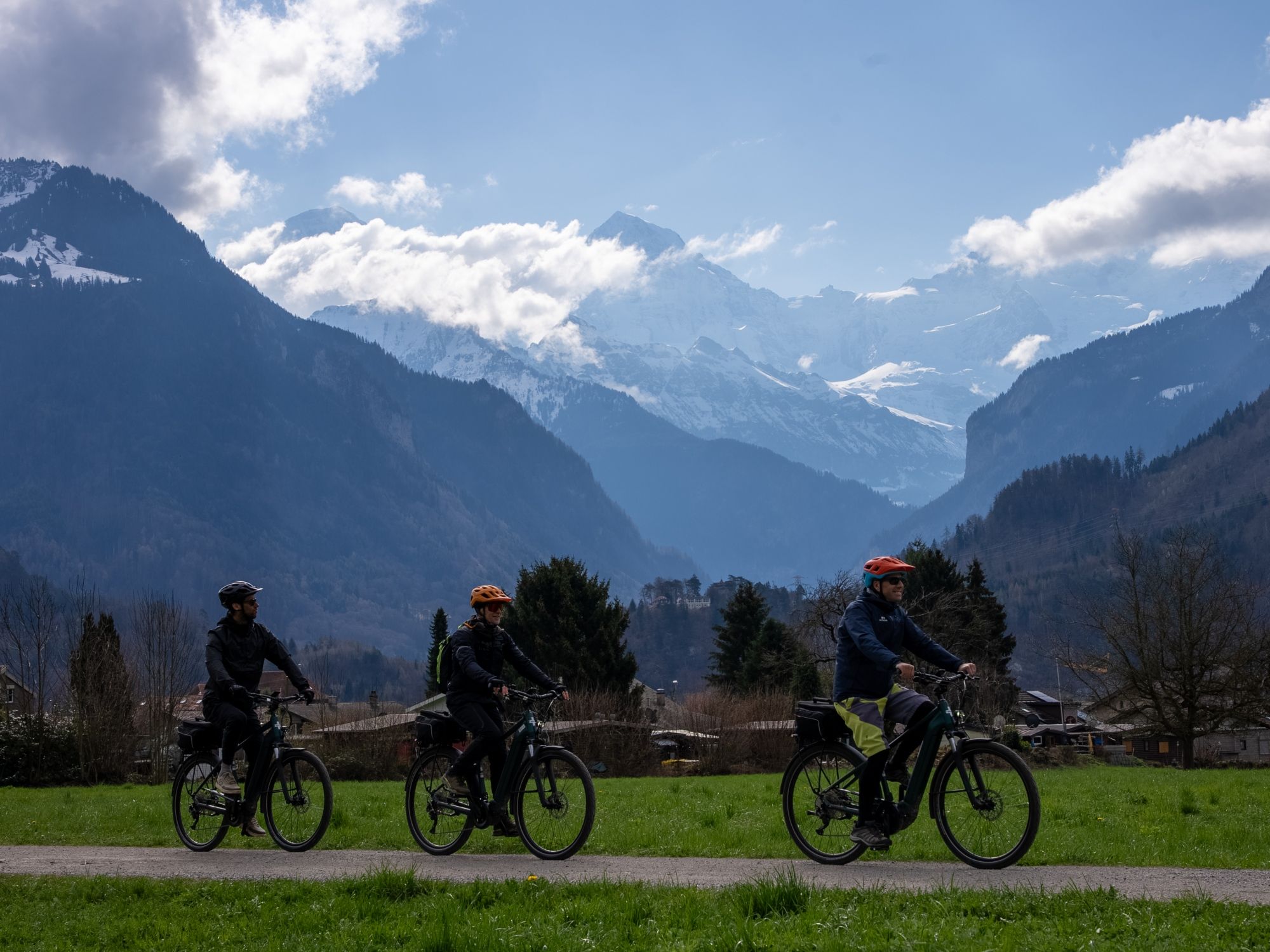 Scenic E-Bike Tour geführt in Interlaken
