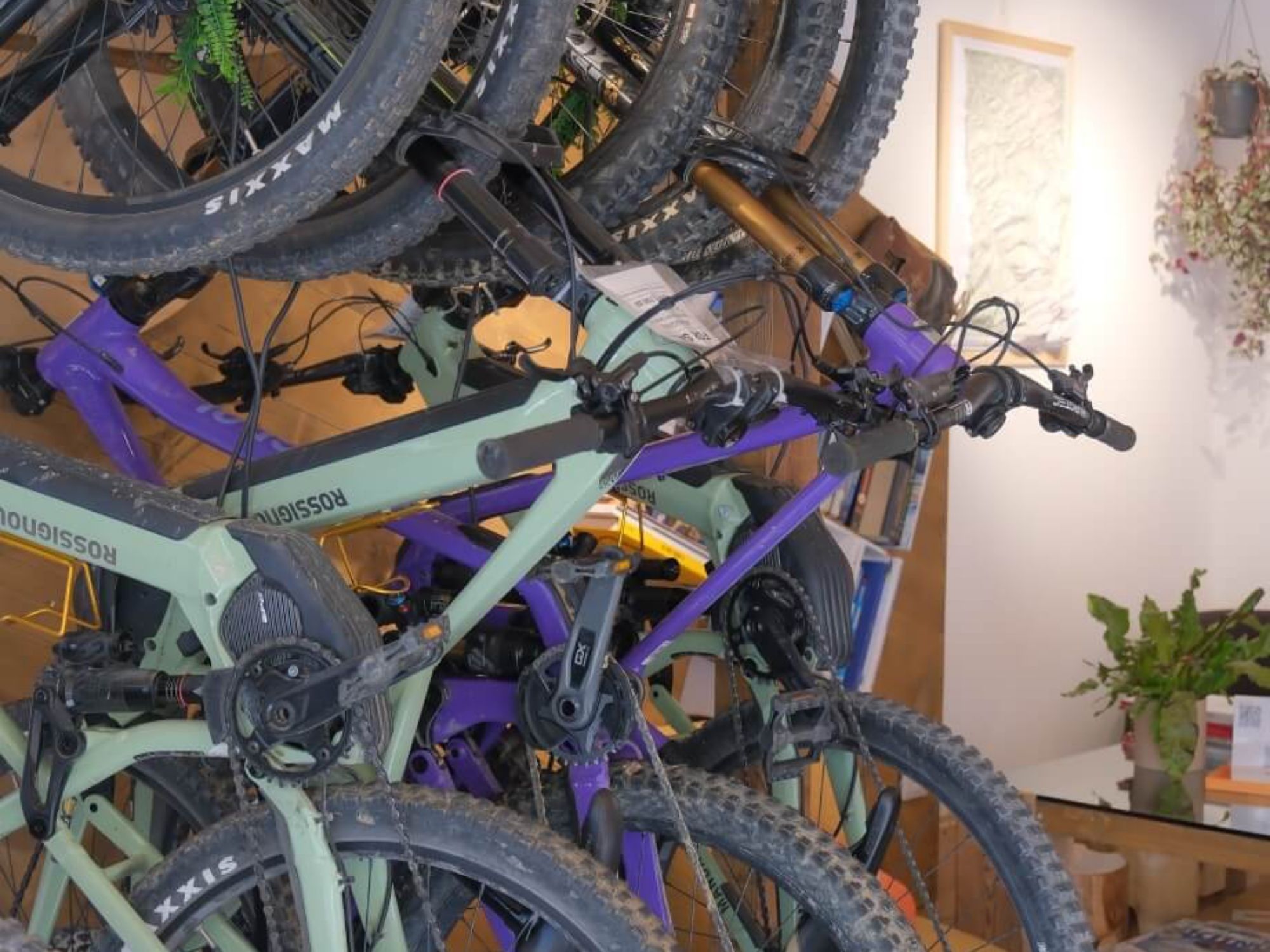 Poludňajšia samostatná E-bike túra z Champéry