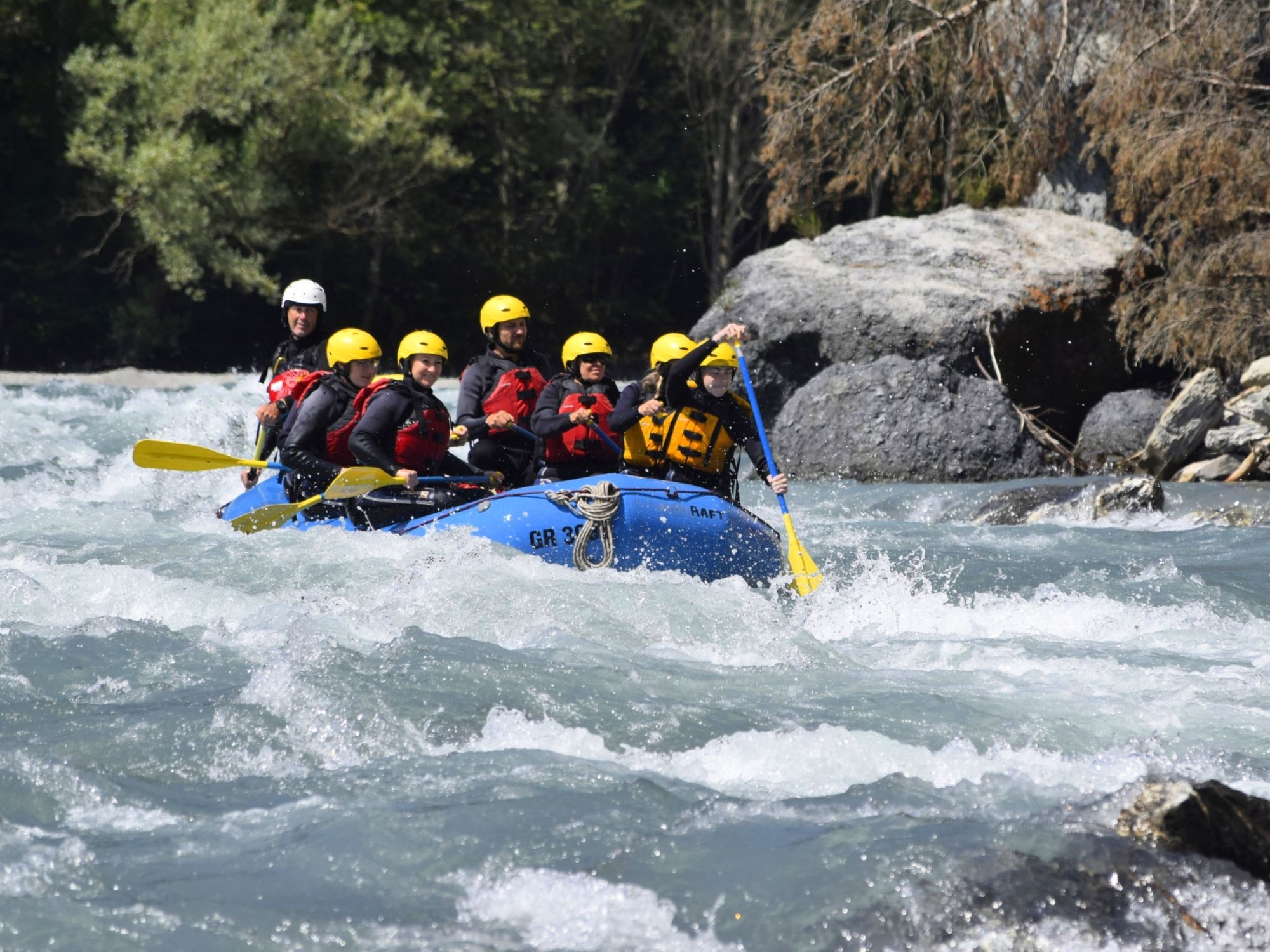 Perjalanan Setengah Hari Arung Jeram Vorderrhein