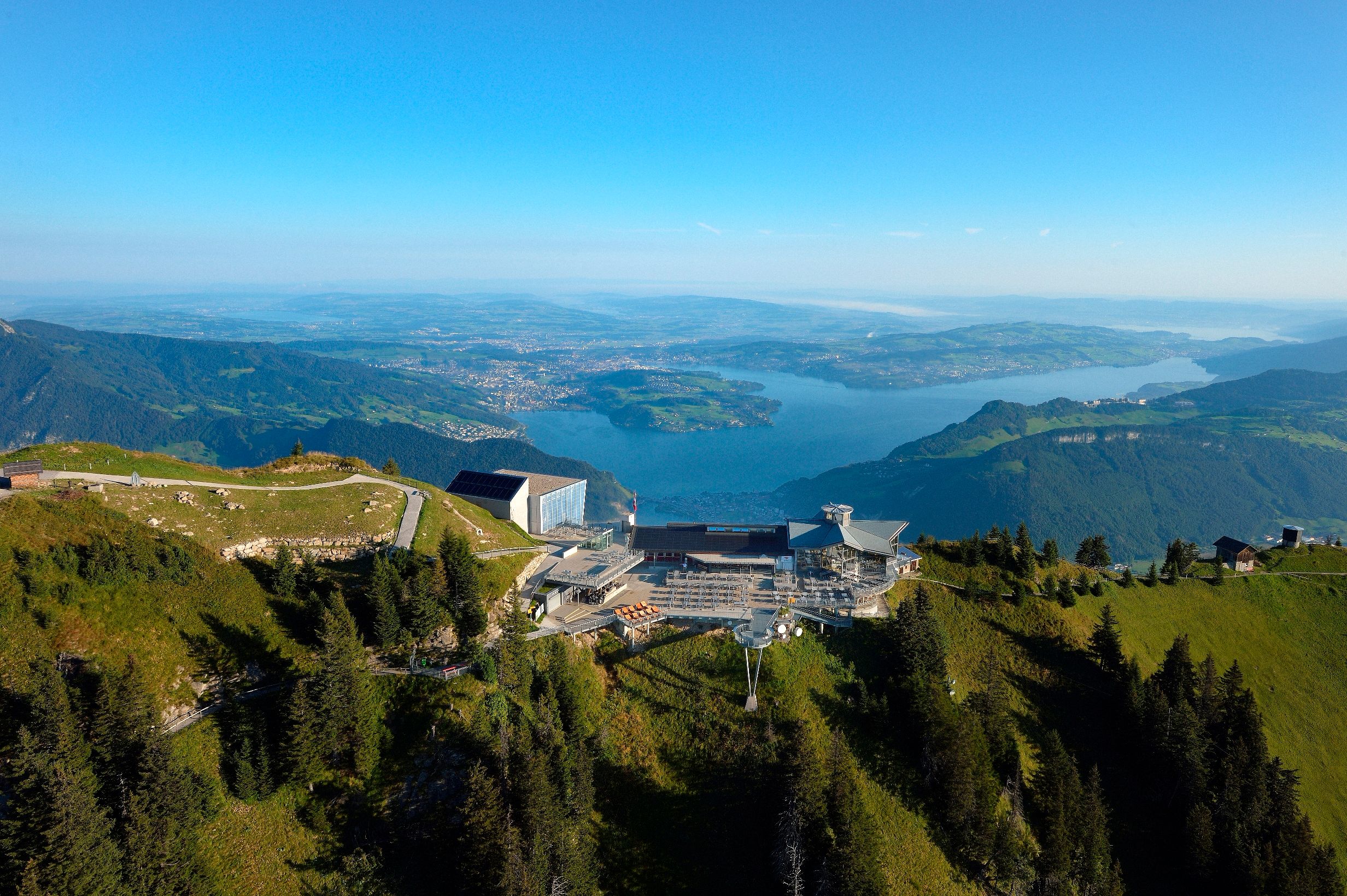 Stanserhorn - Mit der Freiluftgondel auf den Faulenzerberg | Swiss ...
