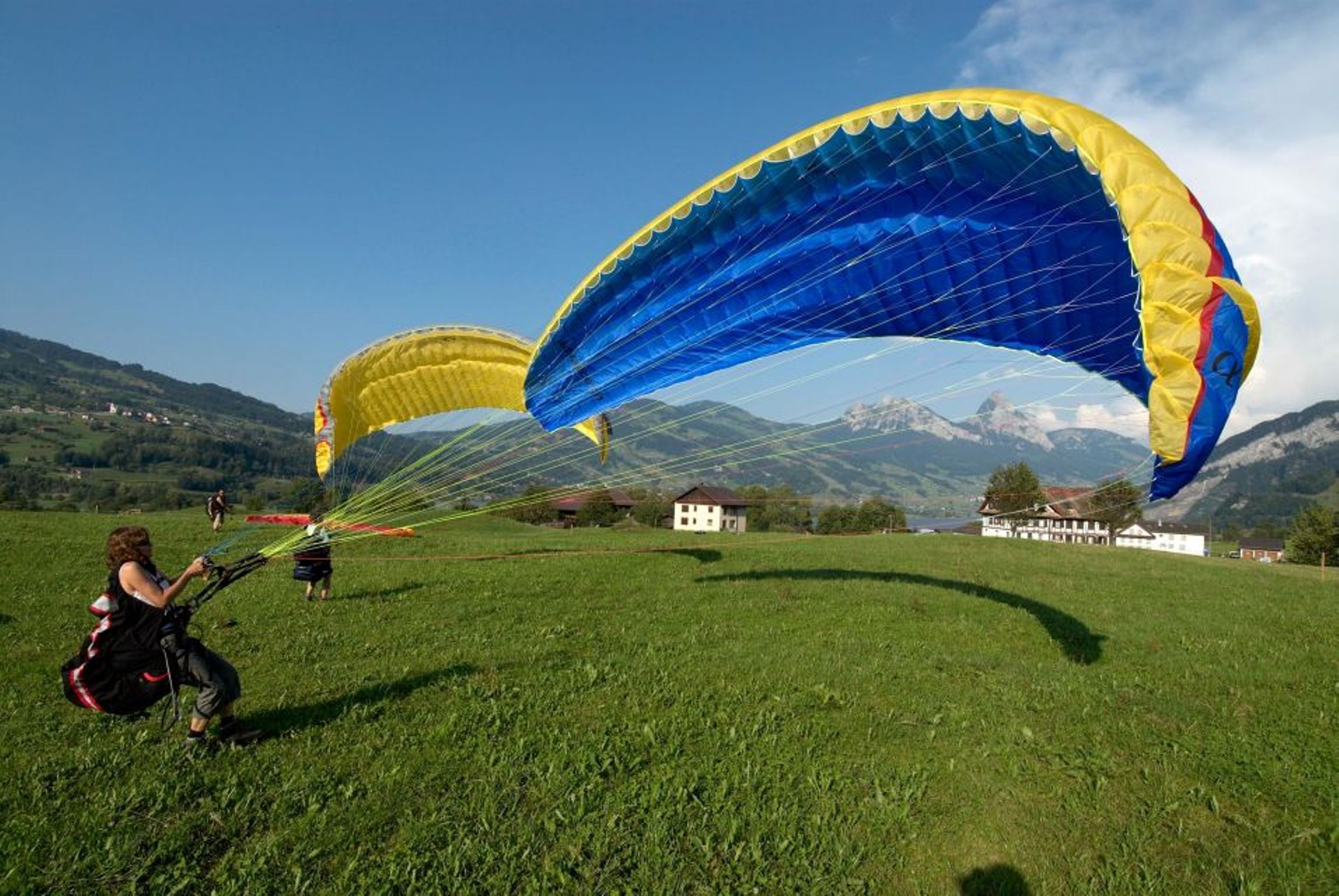 Paragliding Switzerland 2025: Top Tandem Flights with Best Price