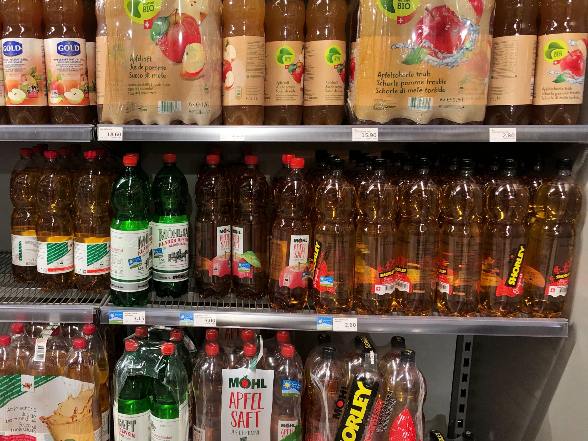 10 typische Schweizer Getränke, die du ausprobieren musst