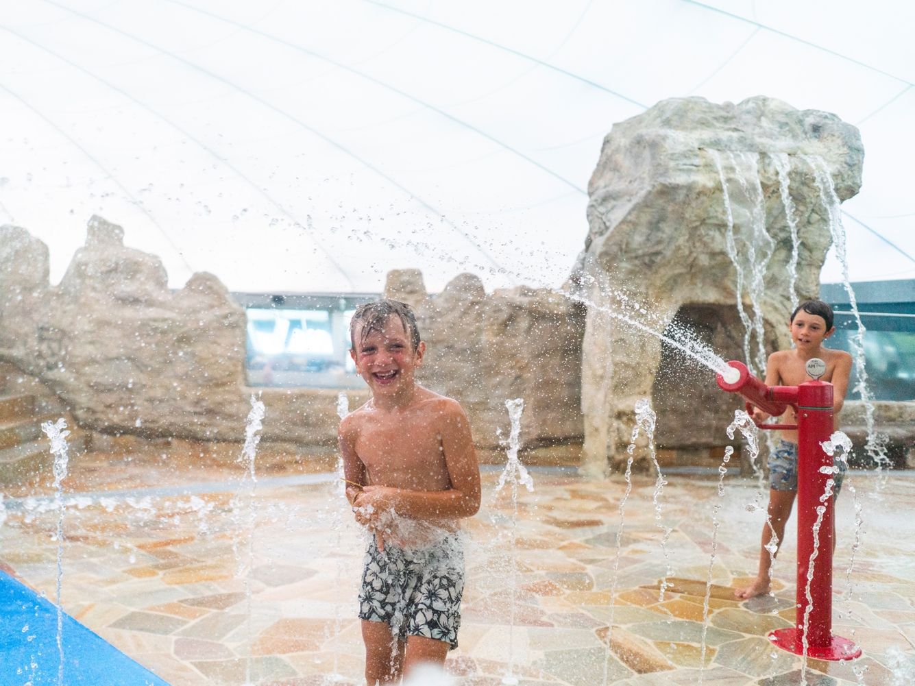 Pool und Rutschen Ticket ins Splash and Spa