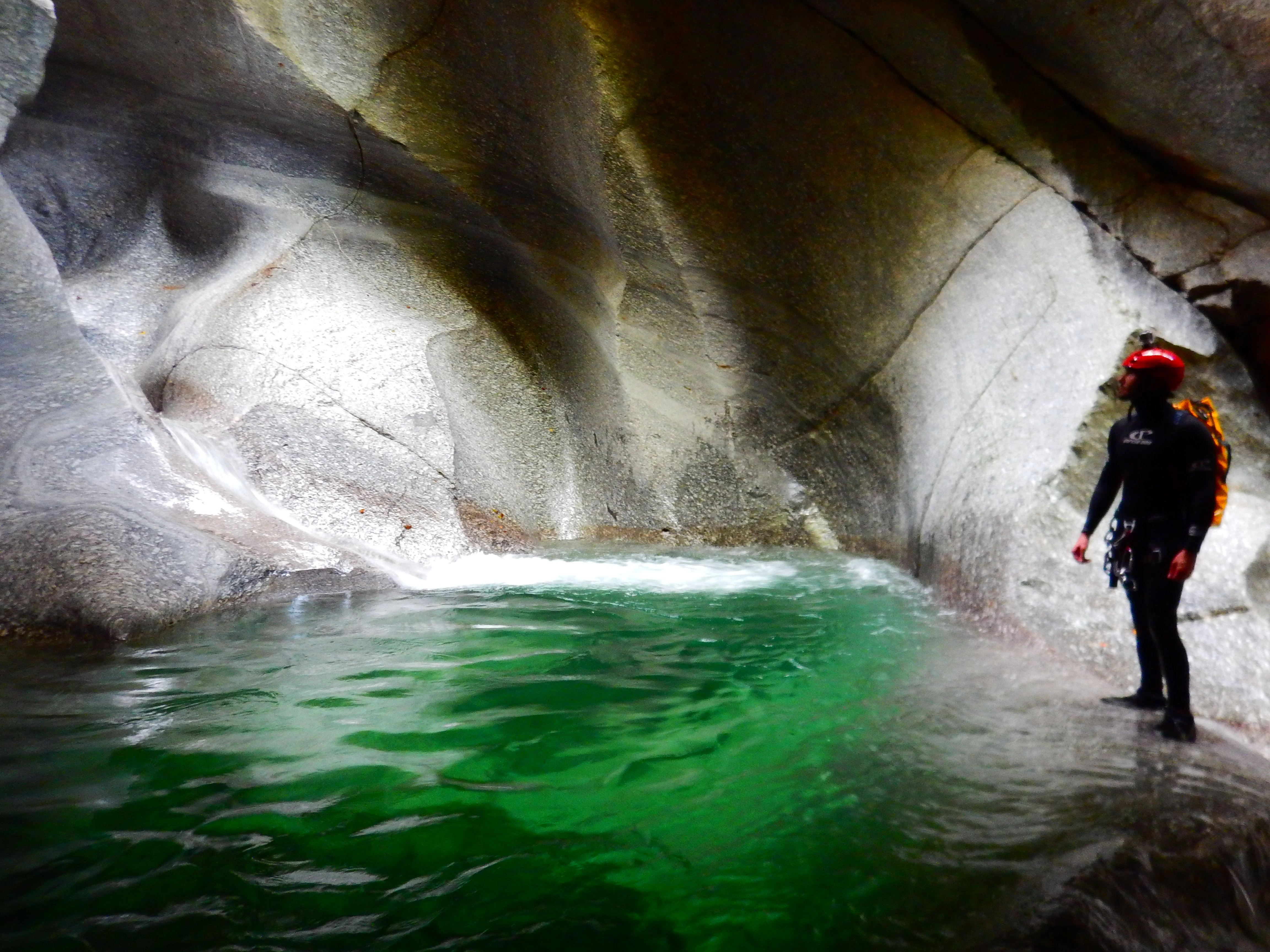 Pontirone gorge canyoning 4 hours advanced