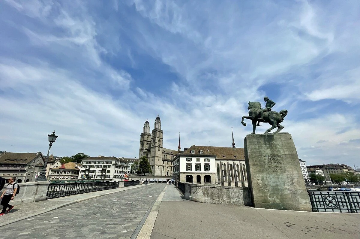From Zurich: City tour Zurich and surroundings with ferry and cable car