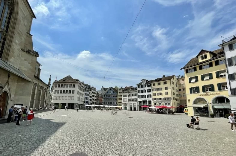 Zurich day trip with city tour, boat trip and Lindt Home of Chocolate