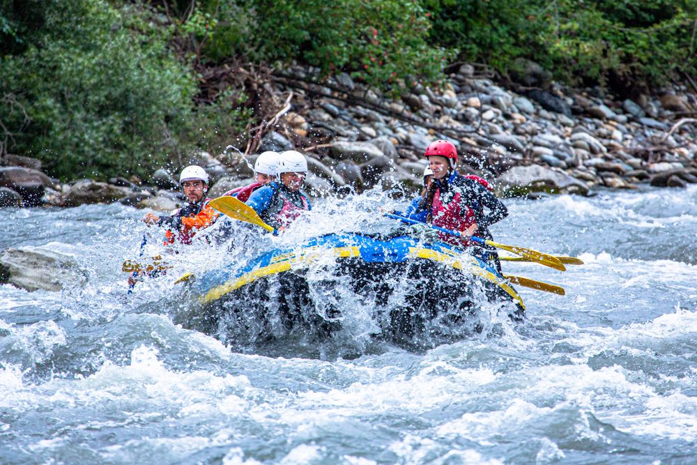 Rafting in Switzerland - The 9 best rivers for 2024 | Swiss Activities