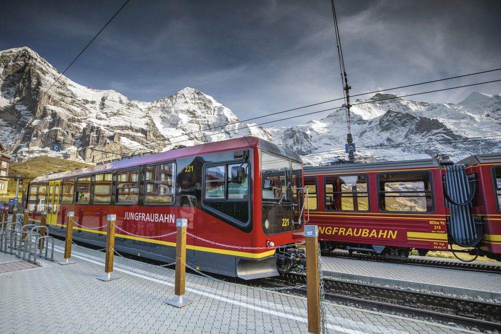 Eiger Glacier - with the Eiger Express to the modern station | Swiss ...
